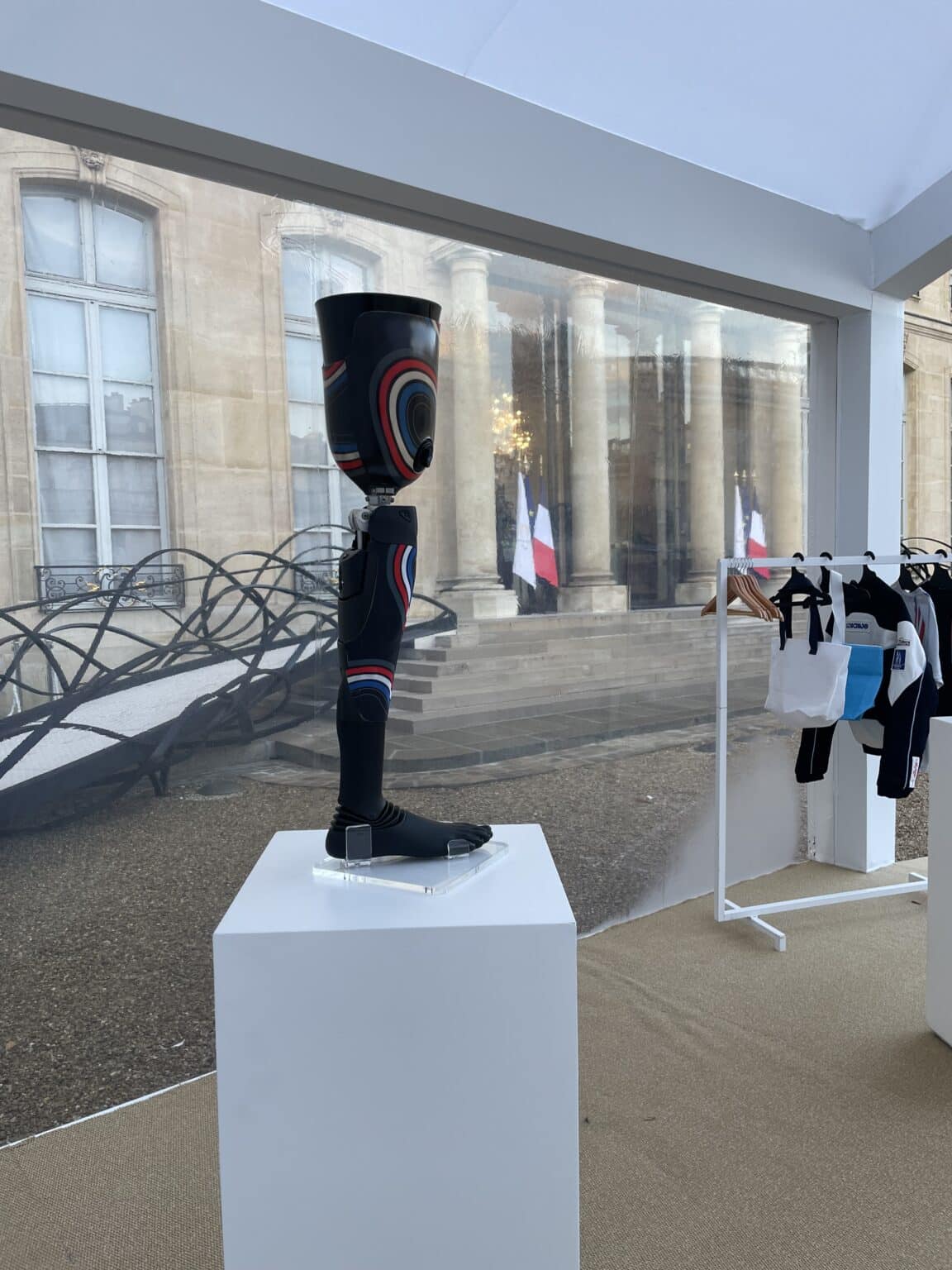 SYNSYS bionic leg at the Elysée Palace - Proteor